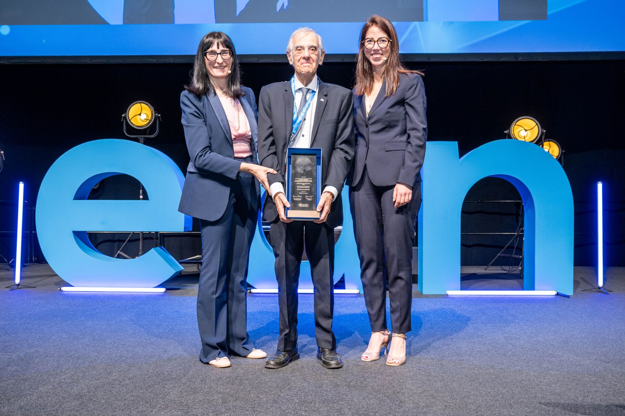 Prof. Ivan Rektor získal prestižní ocenění za celoživotní přínos ...